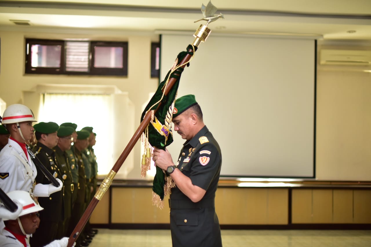 Dispenad, Antar Brigjen TNI Denny Tuejeh dan Sambut Kol Arh Candra ...