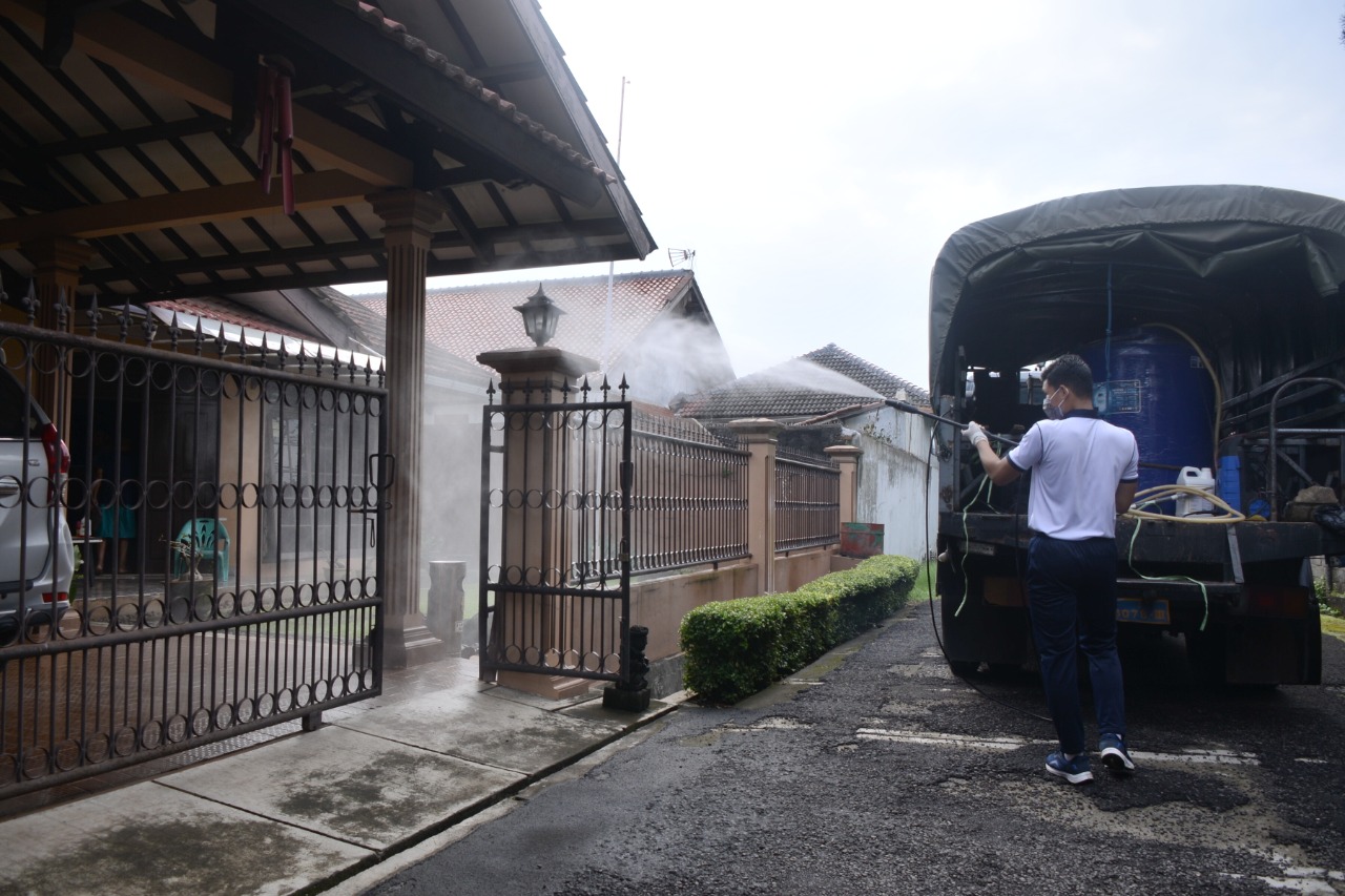 Satgas Covid-19 Lantamal III, Kembali Semprotkan Disinfektan di ... Satgas Covid-19 Lantamal III, Kembali Semprotkan Disinfektan di ...